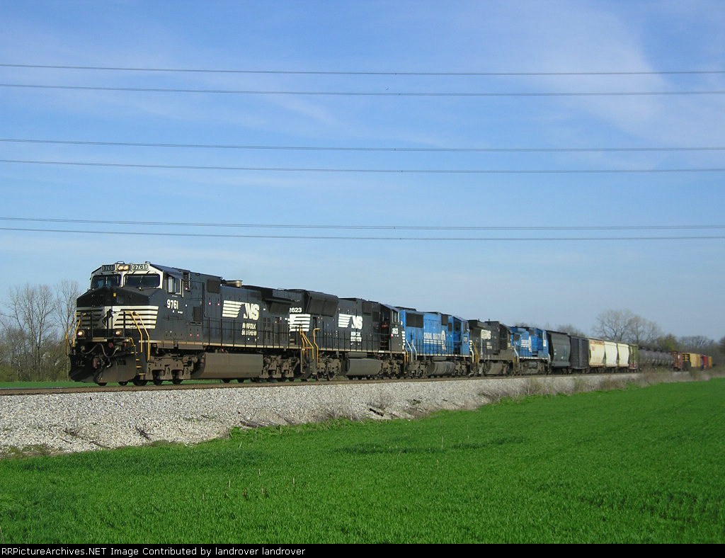 NS 9761 Westbound On NS 196